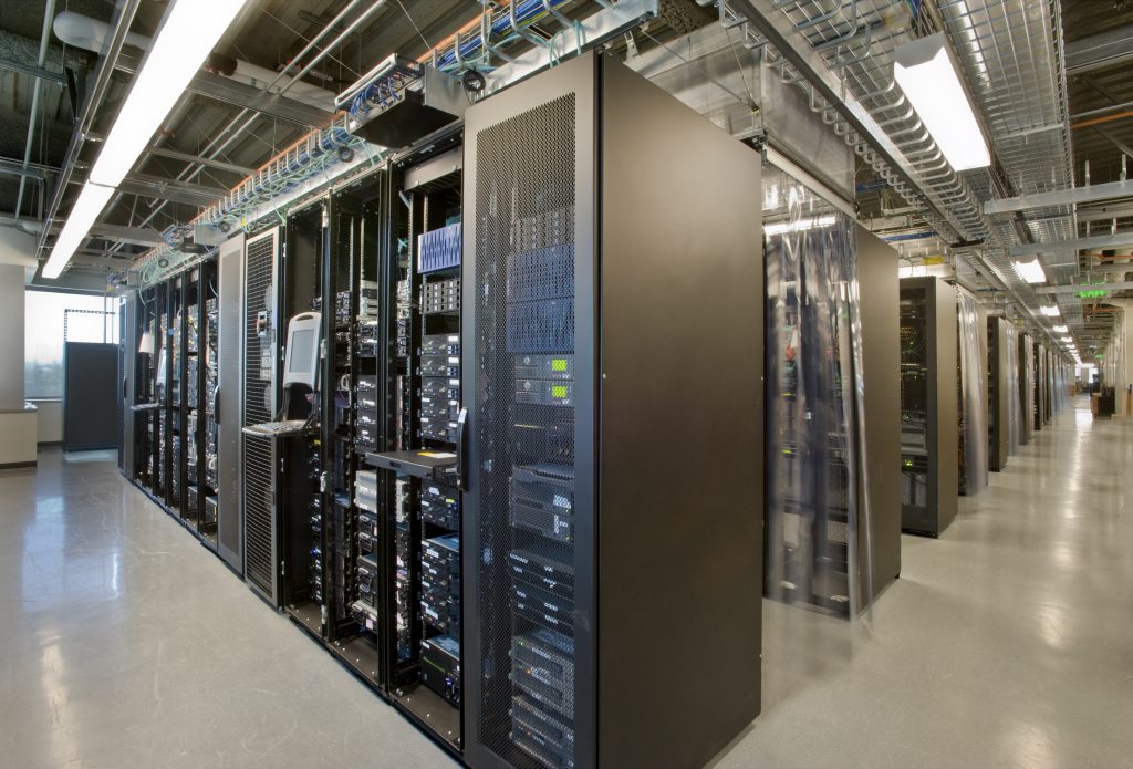 Data Center - LUX COMMUNICATIONS