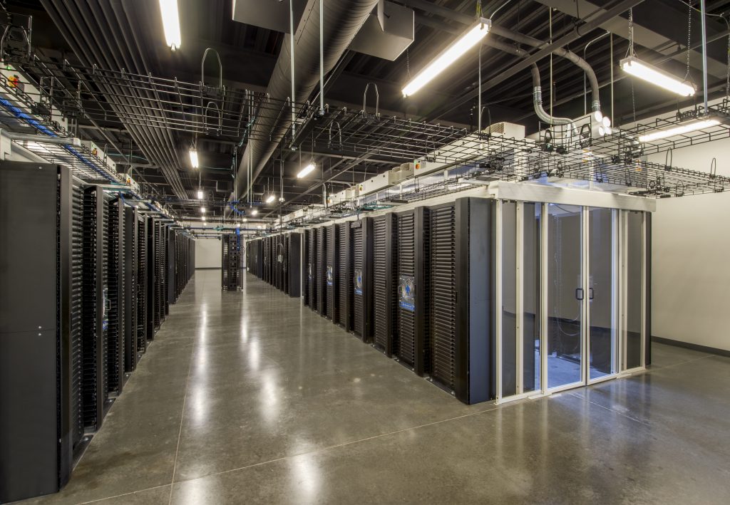 Data Center - LUX COMMUNICATIONS